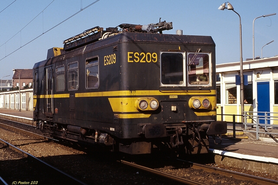 ES200